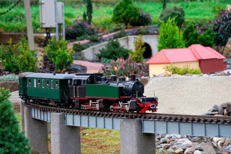 America's Largest Model Train Store | Charle's Ro